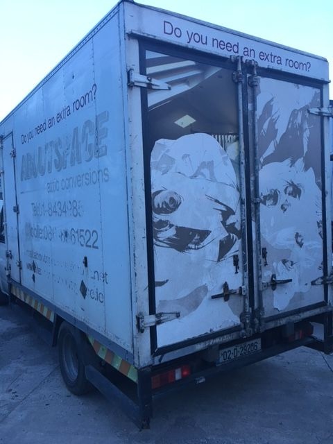 BENA , CUB BOX , DUBA INCHISA CU USI SPATE SI USA LATERALA - #935899438