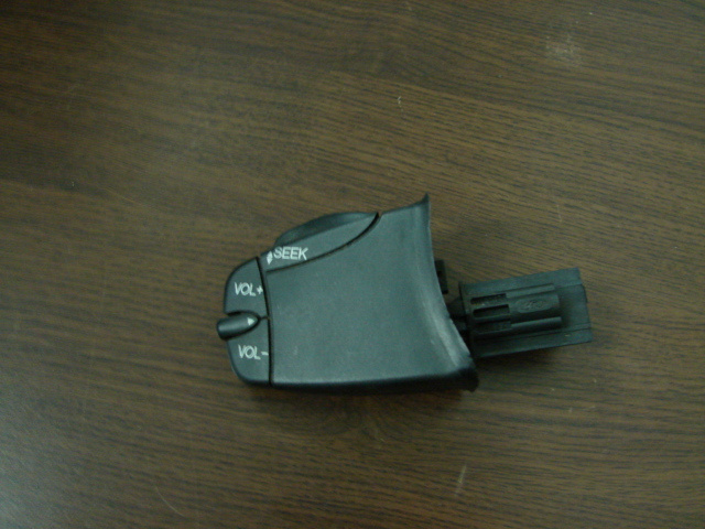 Comenzi volan Ford Focus [1998 - 2004] wagon 5-usi 1.8 Tddi MT (90 hp ...