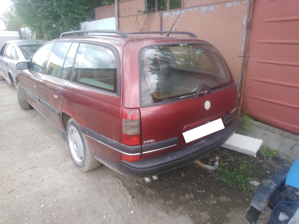 Consola centrala Opel Omega 1997 Combi 2.0 benzina sh de vanzare cu ...