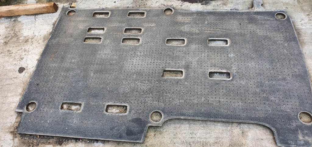 Covor cauciuc spate VW T5 de persoane varianta scurta - #1219946519