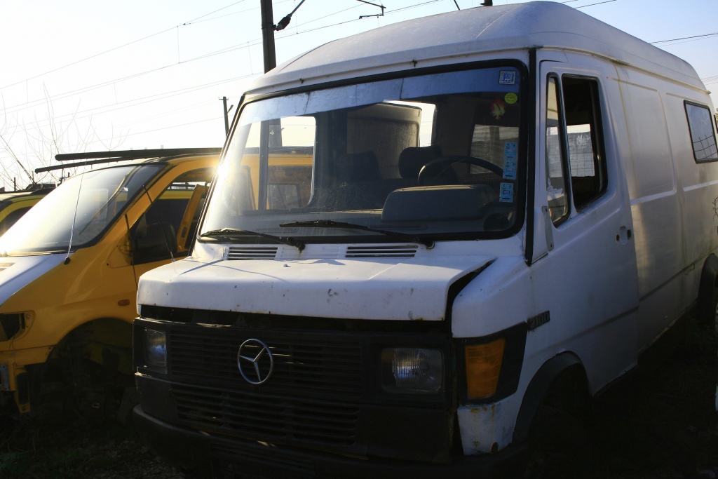 Dezmembram dube mercedes 207, 208, 410, 609, 709 piese auto sh ...