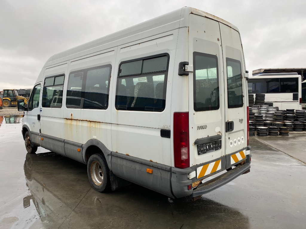 Dezmembrez Iveco Daily 2 2006 C13 Duba 2.8 Unijet - #157692844
