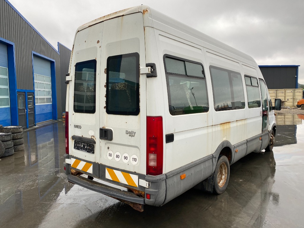 Dezmembrez Iveco Daily 2 2006 C13 Duba 2.8 Unijet - #157692844