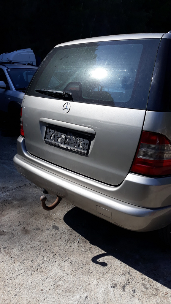 Dezmembrez Mercedes M-Class W163 1998 SUV 3.2 - #261461979