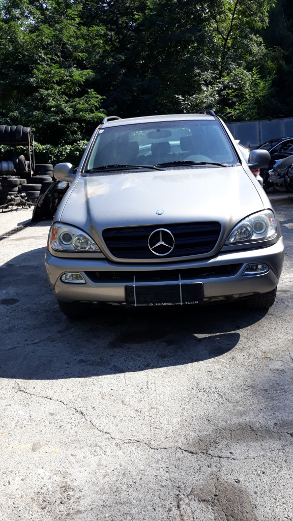 Dezmembrez Mercedes M-Class W163 1998 SUV 3.2 - #261461979