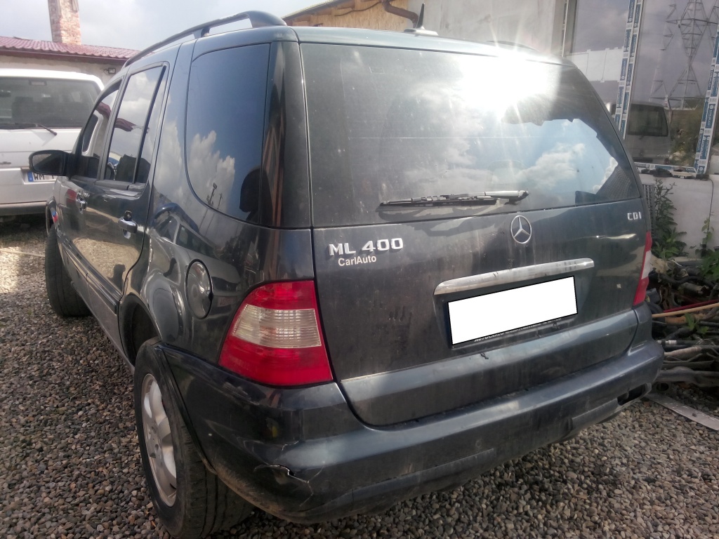 Dezmembrez Mercedes ML W163 400 CDI, V8 - #1966904589