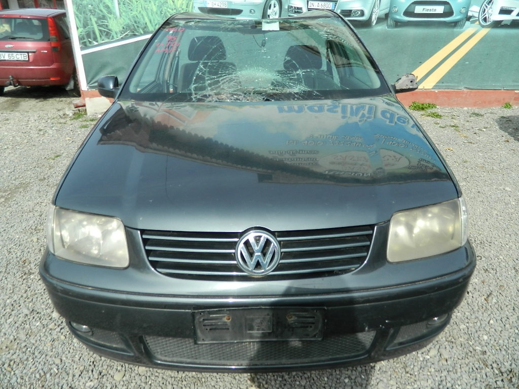 Dezmembrez Volkswagen Polo - 2000 piese auto sh originale de vanzare cu ...