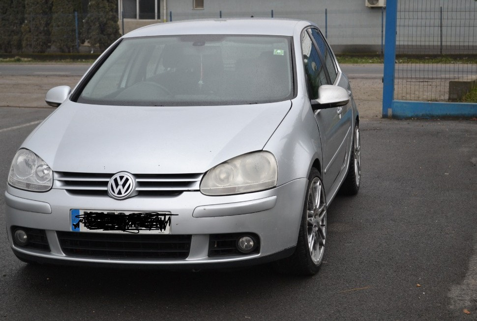 Far dreapta Golf 5 2.0 tdi sh de vanzare cu garantie si retur - #1217999338