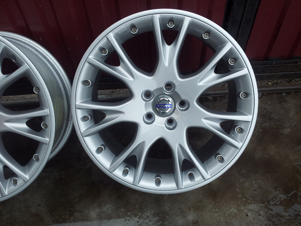 Jante VOLVO C30 S40 V50 S60 V70 S80 Xc60 Xc70 R18 BBS / Nebula Silver ...