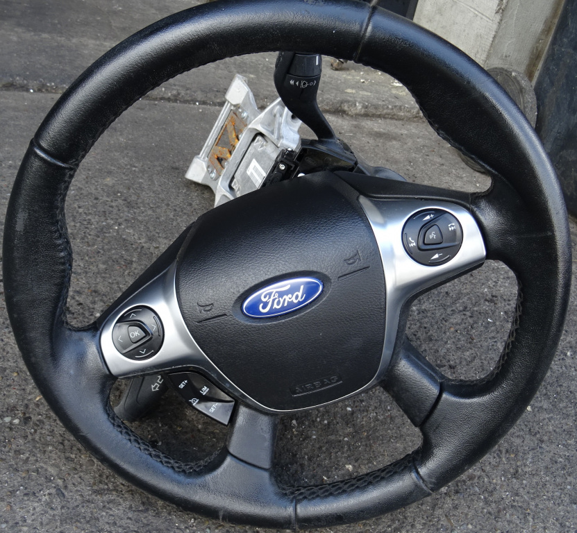 Plansa de bord Ford Focus 3 din 2013 cu airbag volan si pasager volan ...