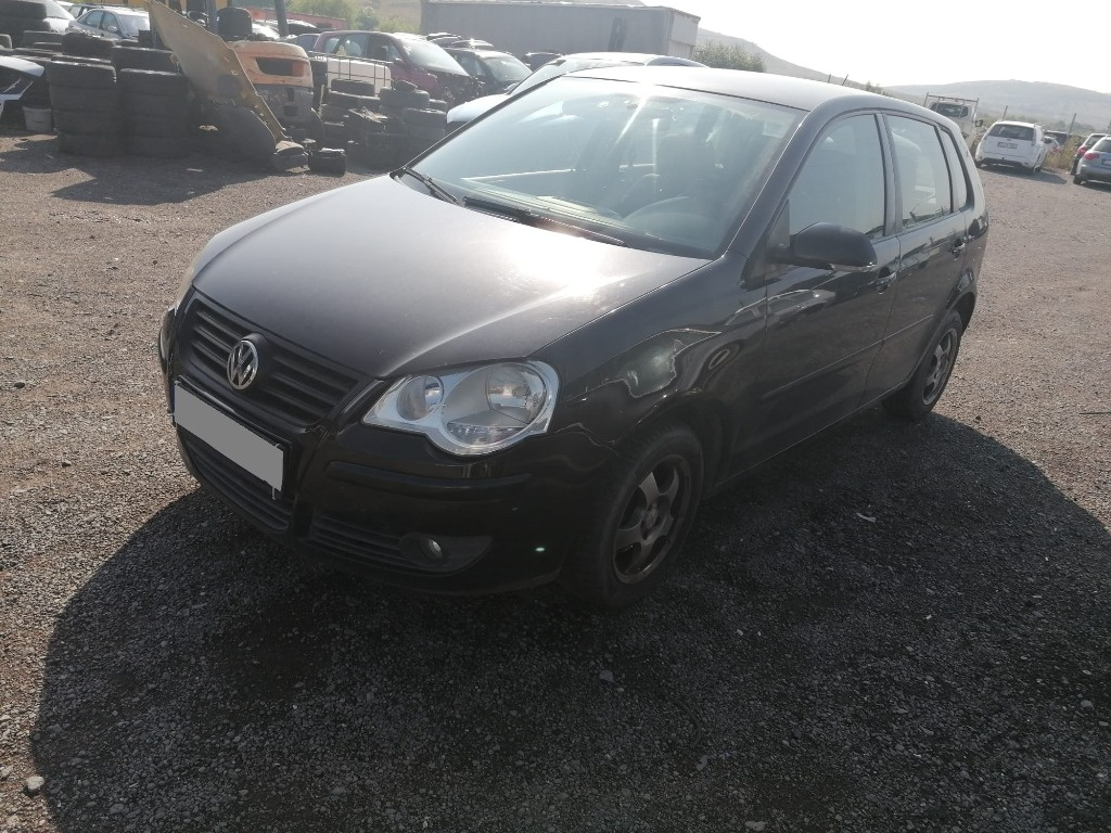 Polita portbagaj Volkswagen Polo 2007 1.2 Benzina Cod motor BMD/AWY ...