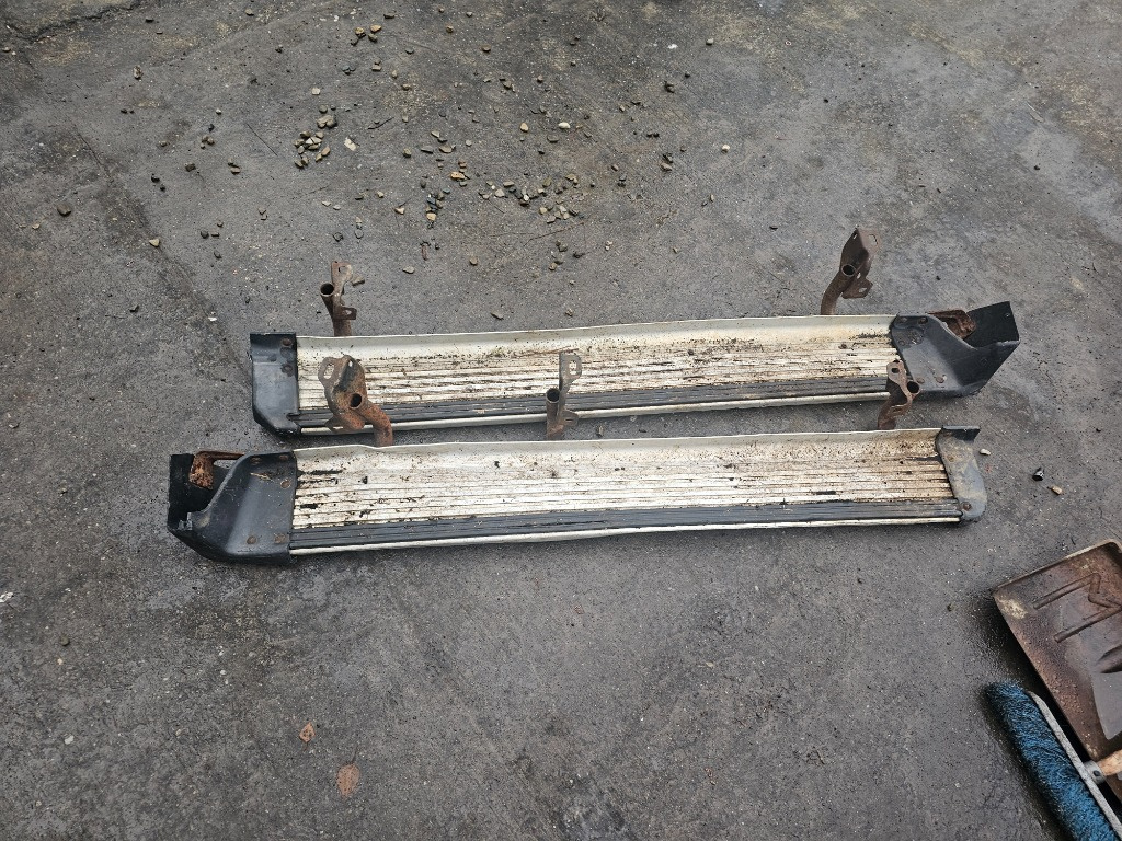 Praguri Mitsubishi Pajero 2 usi an 1996 originale din dezmembrări sh de ...