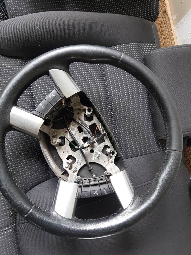 Volan Ford Focus 2, comenzi incluse - #934360186